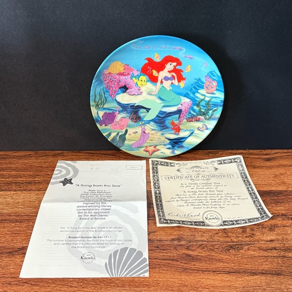 Disney | Other | 993 The Walt Disney Company The Little Mermaid ...